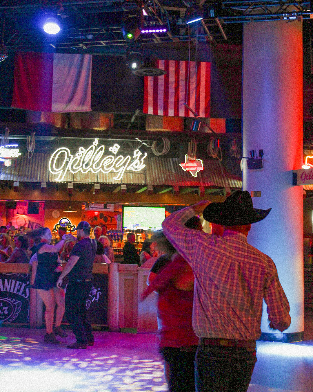 7 Fun Country Bars On The Las Vegas Strip You Can't Miss
