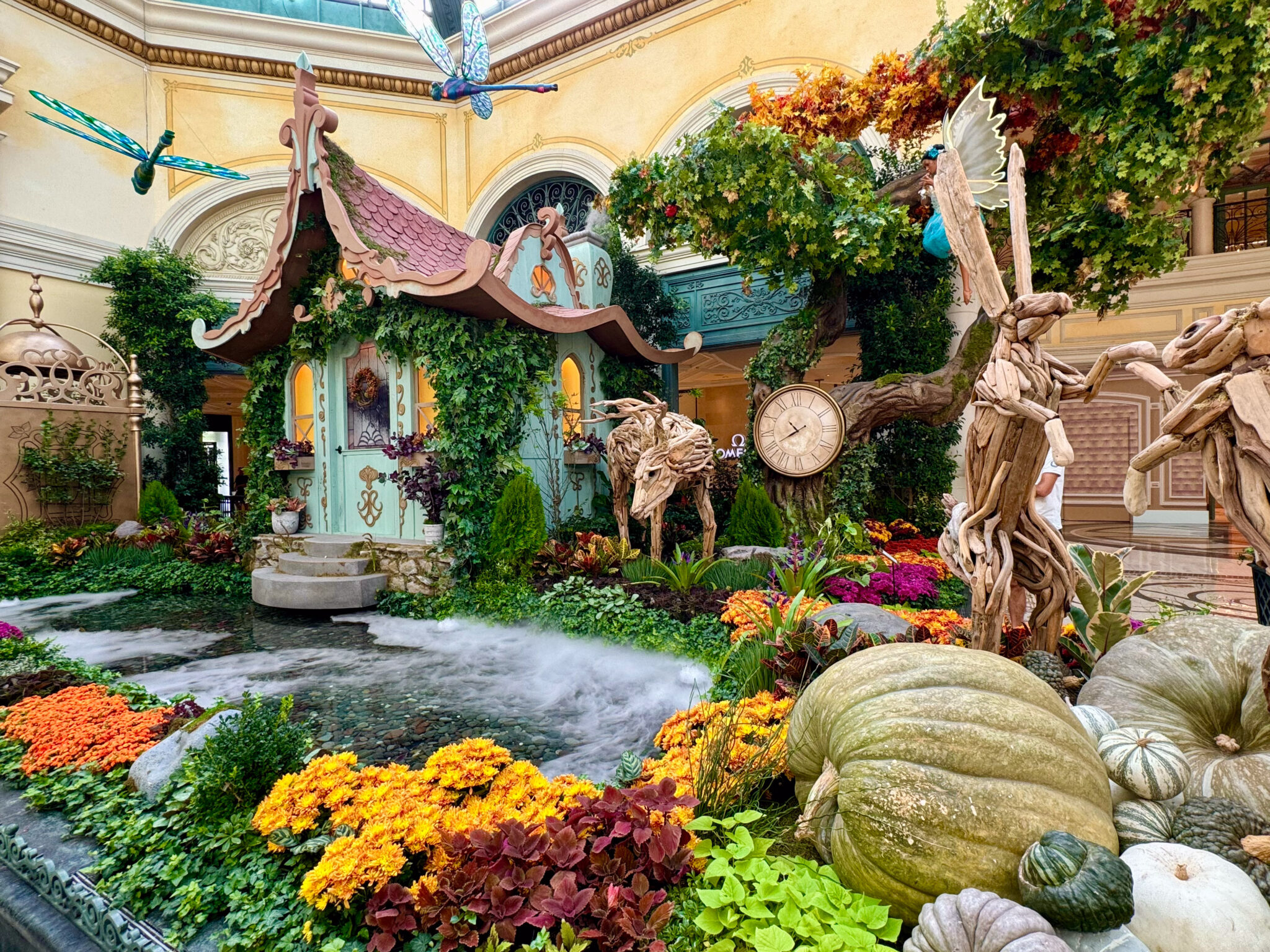 Bellagio Conservatory & Botanical Gardens - GoVegasGuide